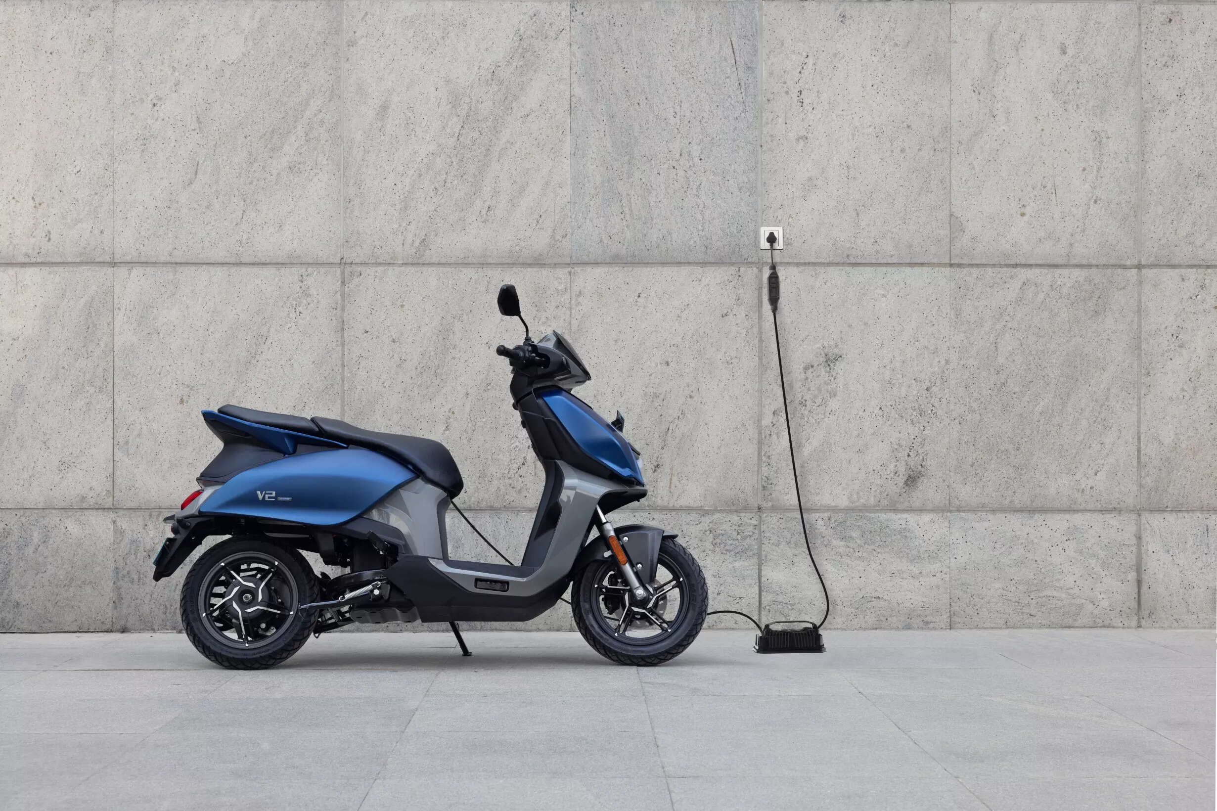 Hero MotoCorp launches V2 series of Vida scooters starting at INR 96K, ETAuto