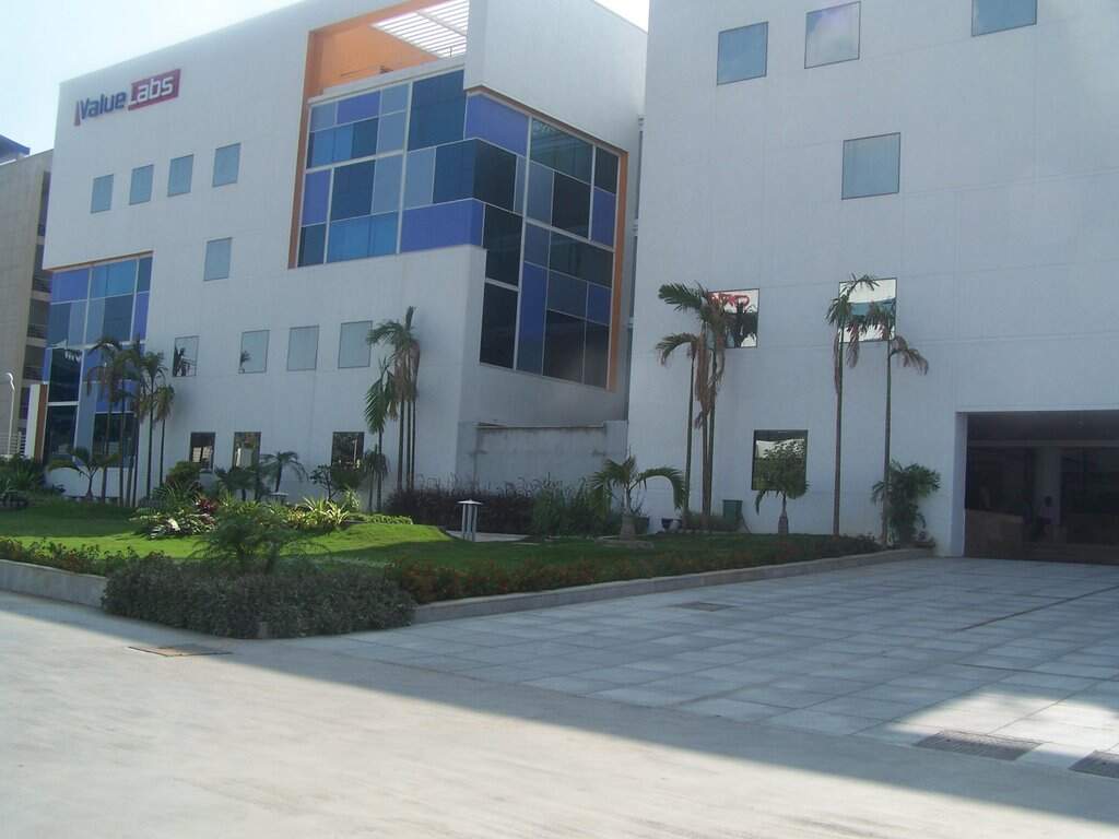 Accenture leases 280,000 sq ft office space in Bagmane's Bengaluru SEZ ...