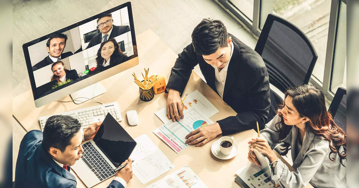 Navigating hybrid leadership: An essential guide to leading a global ...