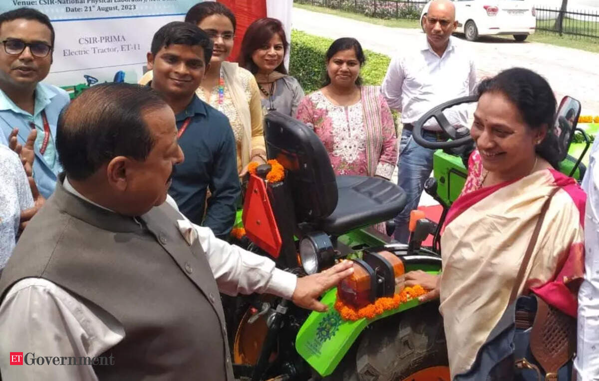 CSIR CMERI Develops Compact Electric Tractor CSIR PRIMA ET11