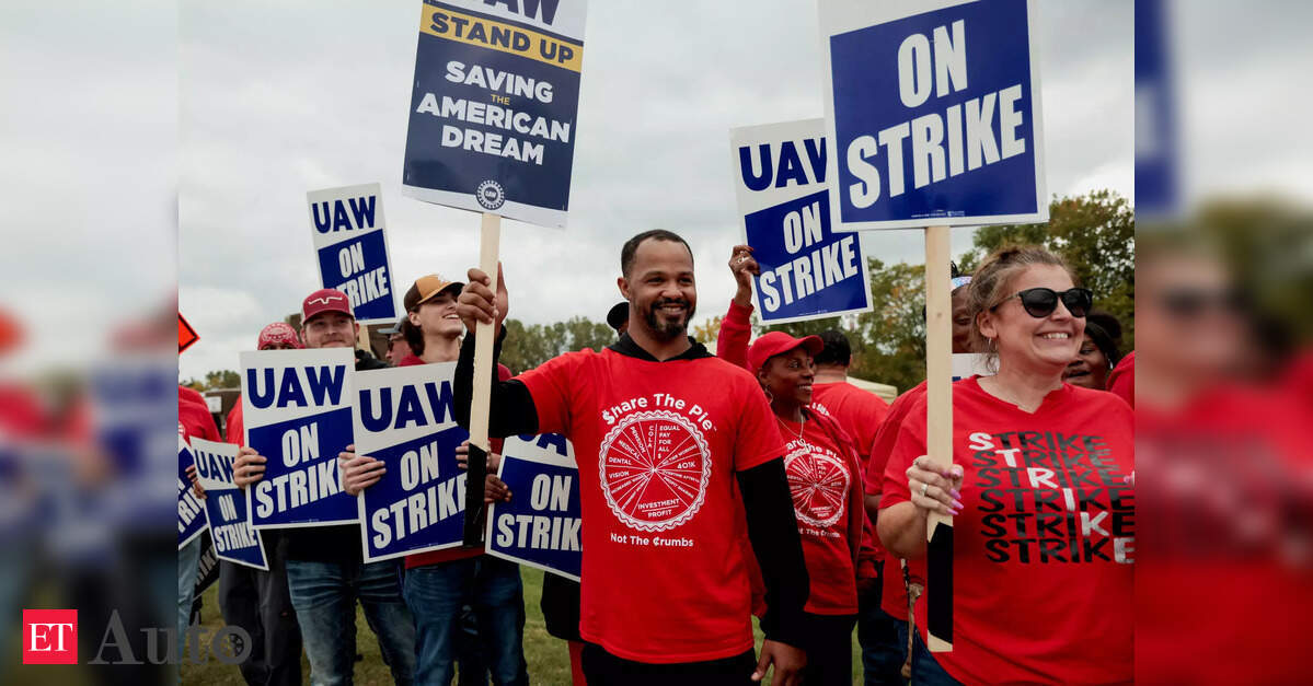Uaw: Ford makes new offer in US labor dispute, GM furloughs more ...