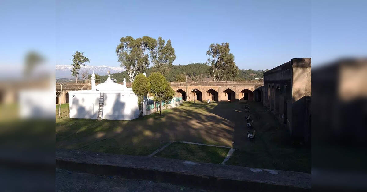 Review meeting in J&K discusses restoration of Heritage tourism sites ...