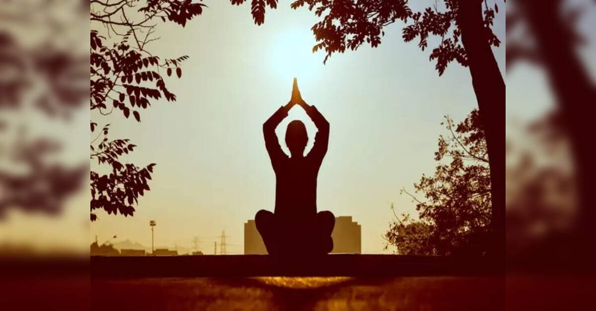 Yoga gives distinct cognitive advantages to older women at risk of ...