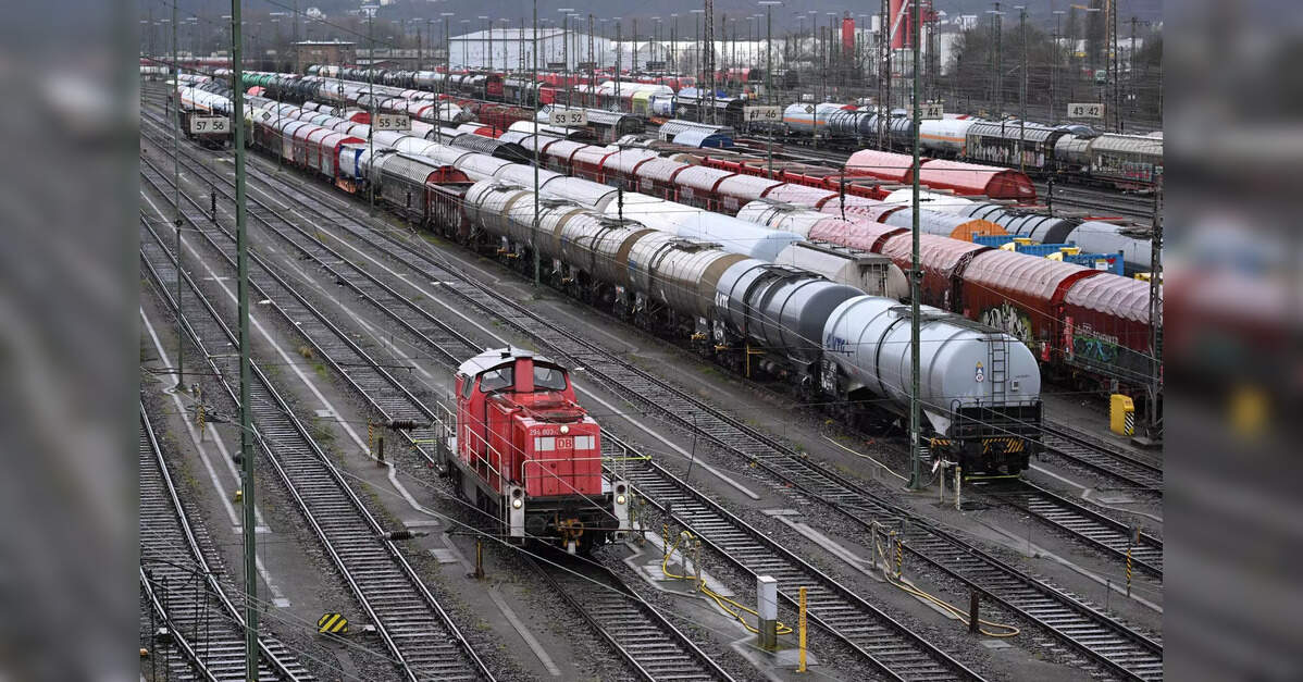 Western Dedicated Freight Corridor: PM Modi to inaugurate command ...