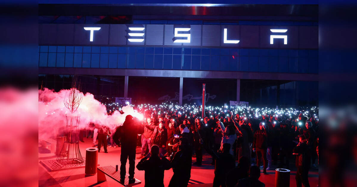 Tesla German Factory: Tesla's German gigafactory reconnected to grid ...