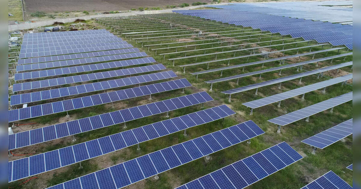 India's Solar Capacity In Q1 2024: India adds record 10 GW of solar ...