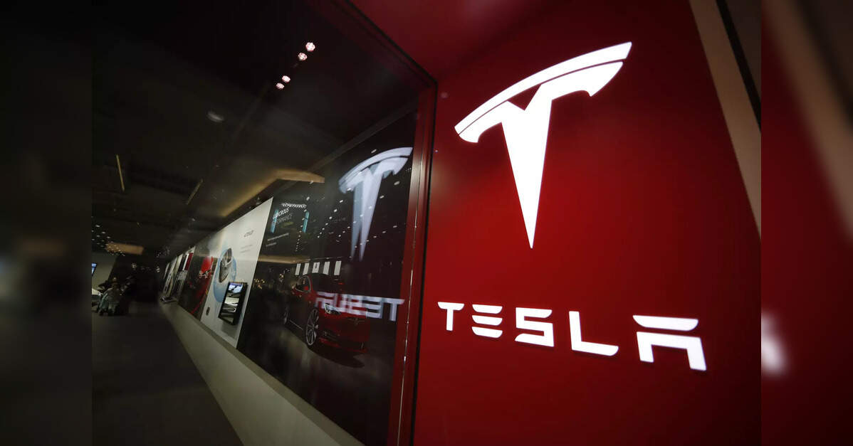 Tesla shareholder sues Musk to return billions in alleged unlawful ...