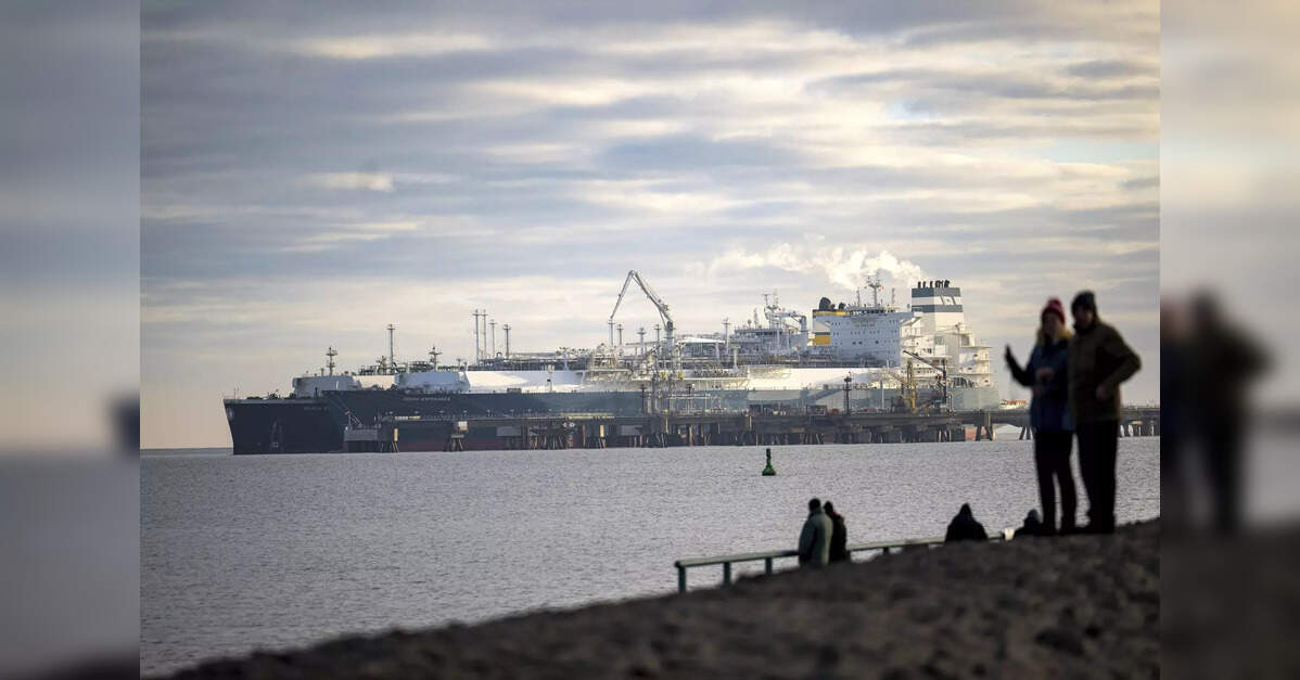 Bangladesh Summit LNG FSRU: Bangladesh's Summit LNG FSRU to arrive at ...