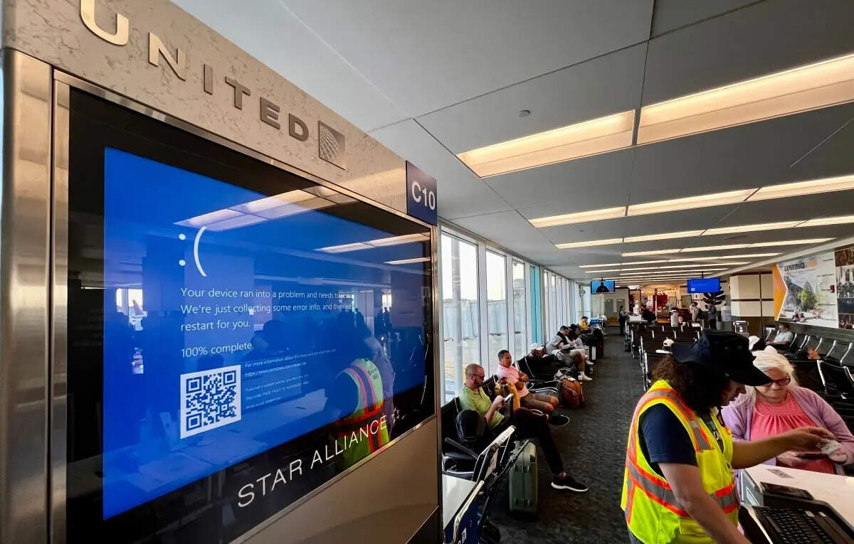 Microsoft Outrage: Civil Aviation Minister confirms airline systems ...