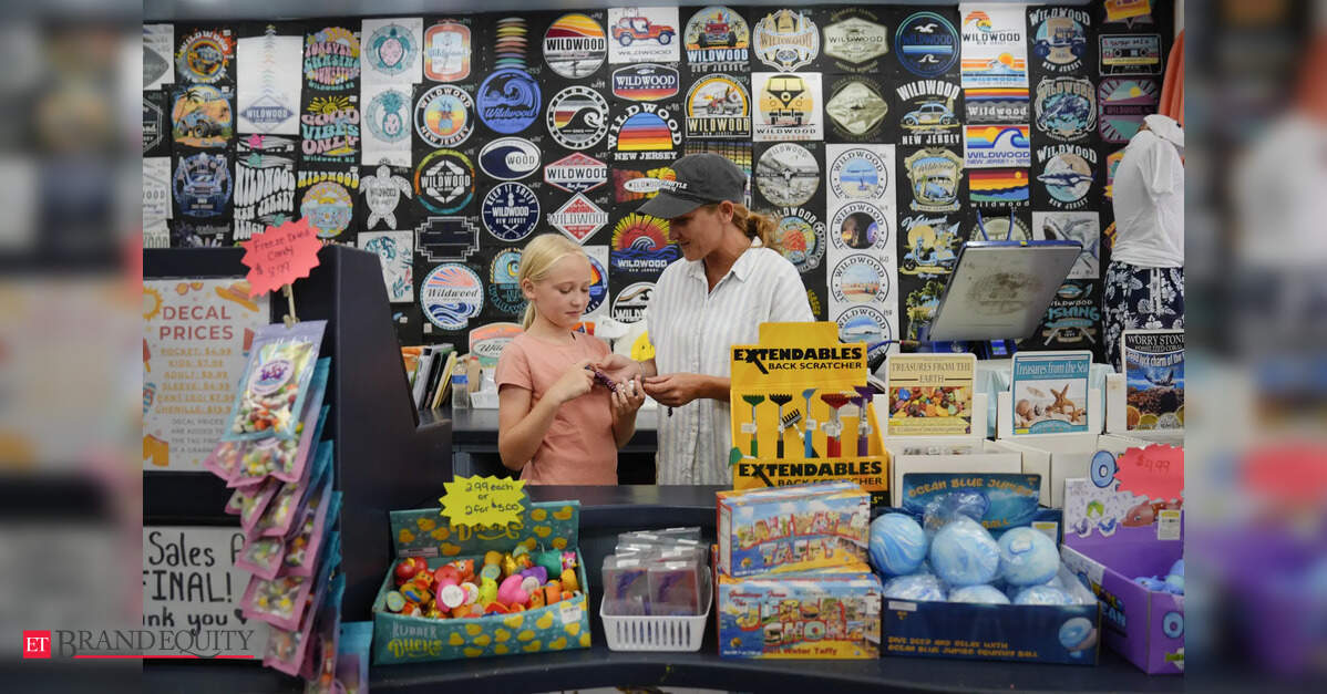 Consumer Spending: Spending at small businesses rose in July as ...