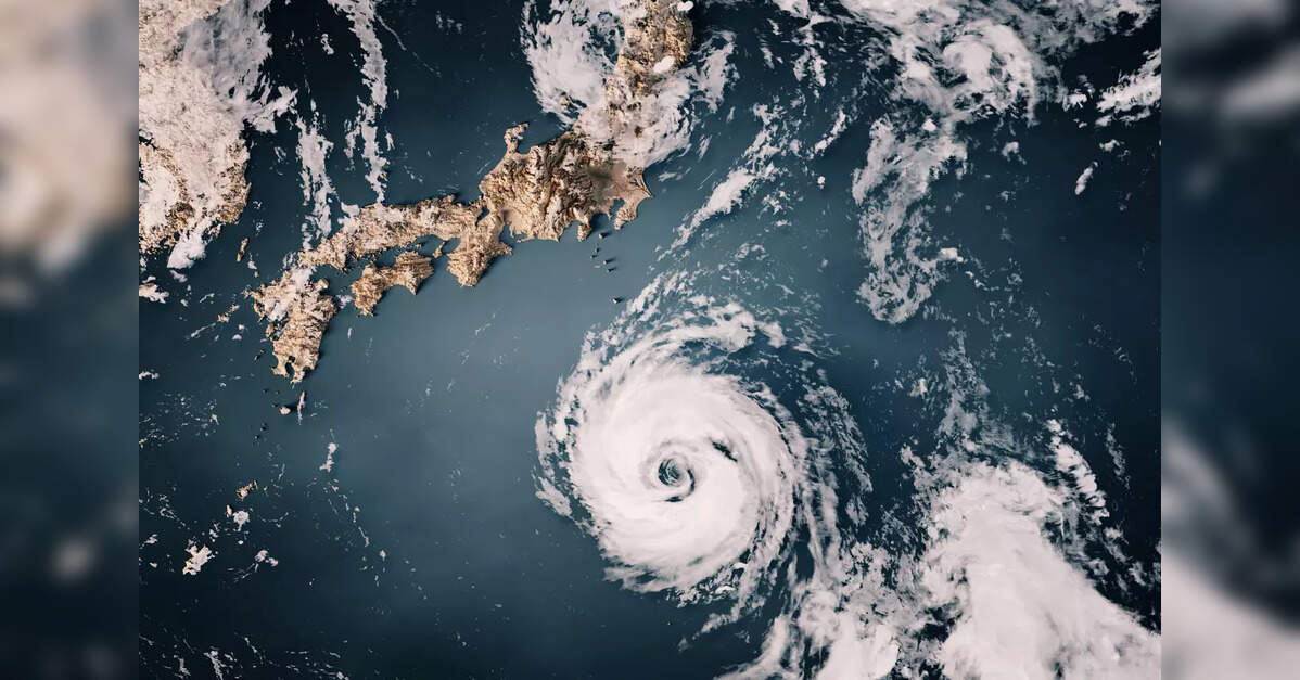 Japan: Thousands ordered to evacuate as Typhoon Ampil approaches coast ...