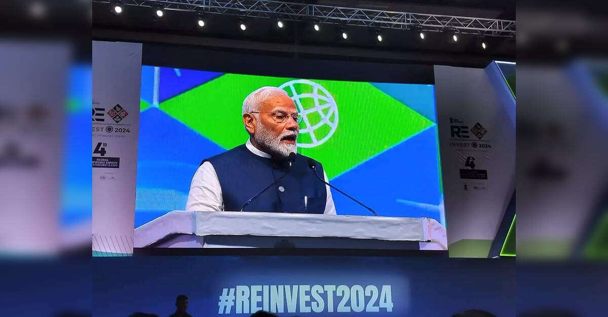 PM Modi says "guaranteed better returns" for renewable energy investors ...
