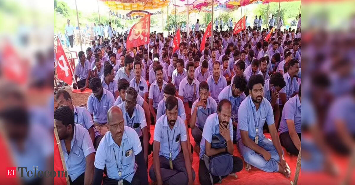 Chennai: Samsung workers stage one day hunger strike, protests enters ...