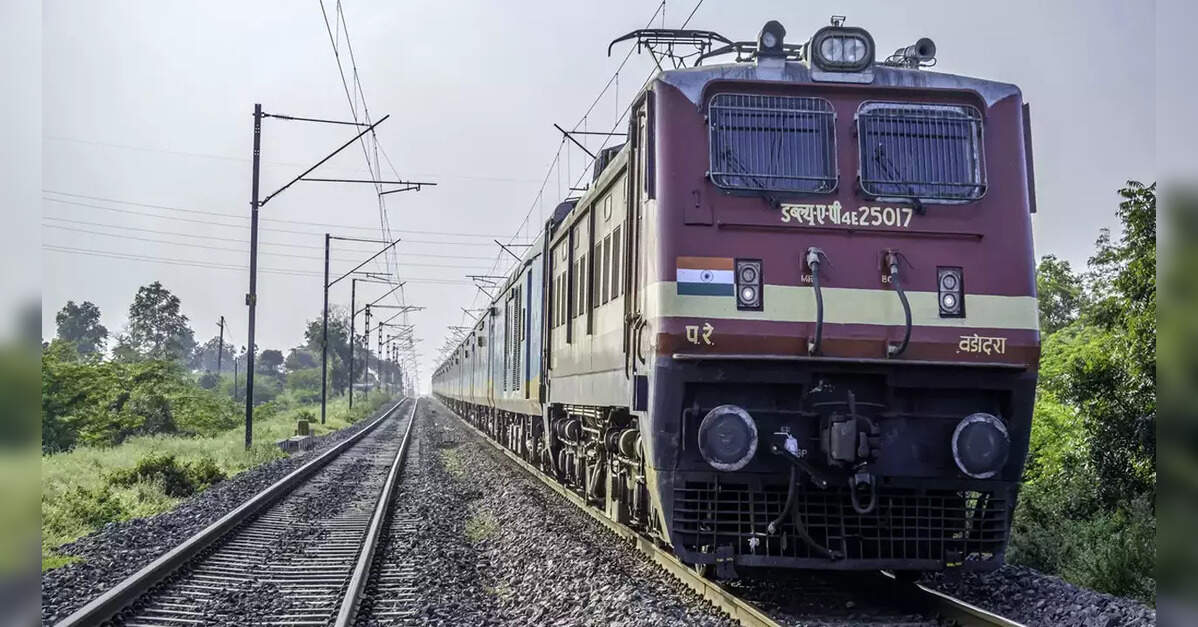 Railways, DFCCIL scale up long haul operation to overcome crew shortage ...