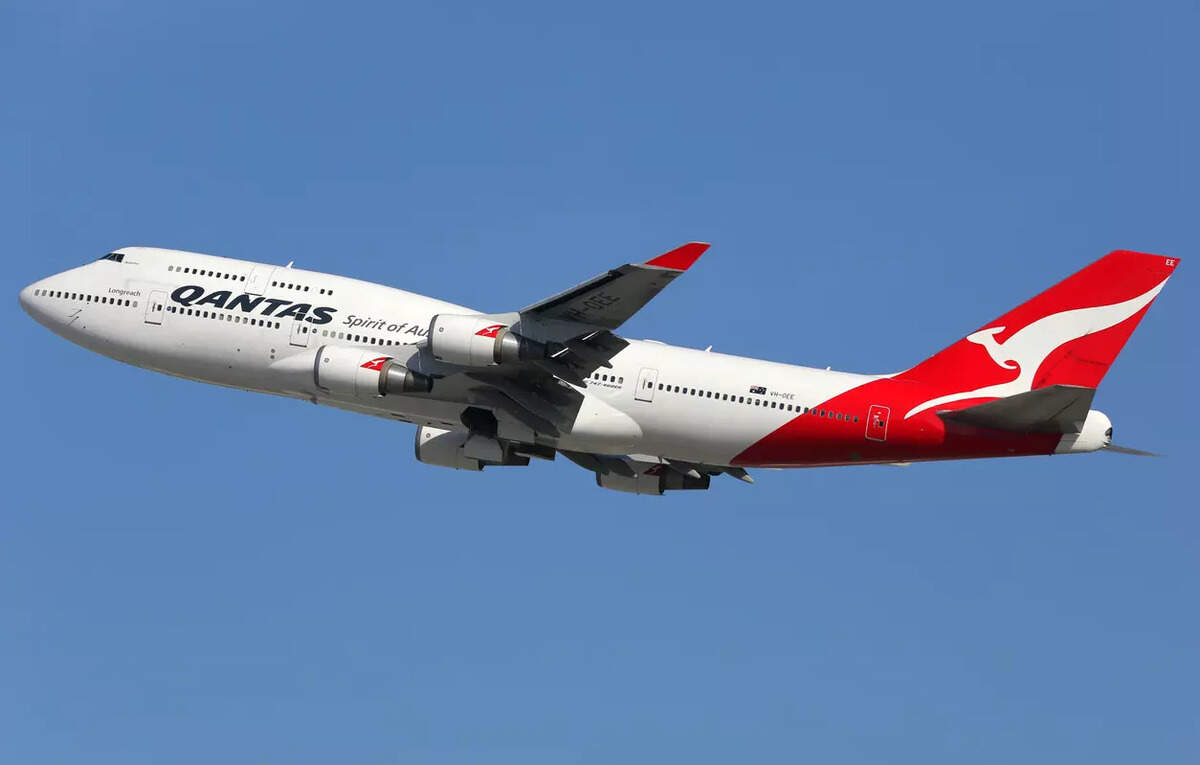 Qantas Emergency Landing: Qantas plane returns to Australia airport due ...