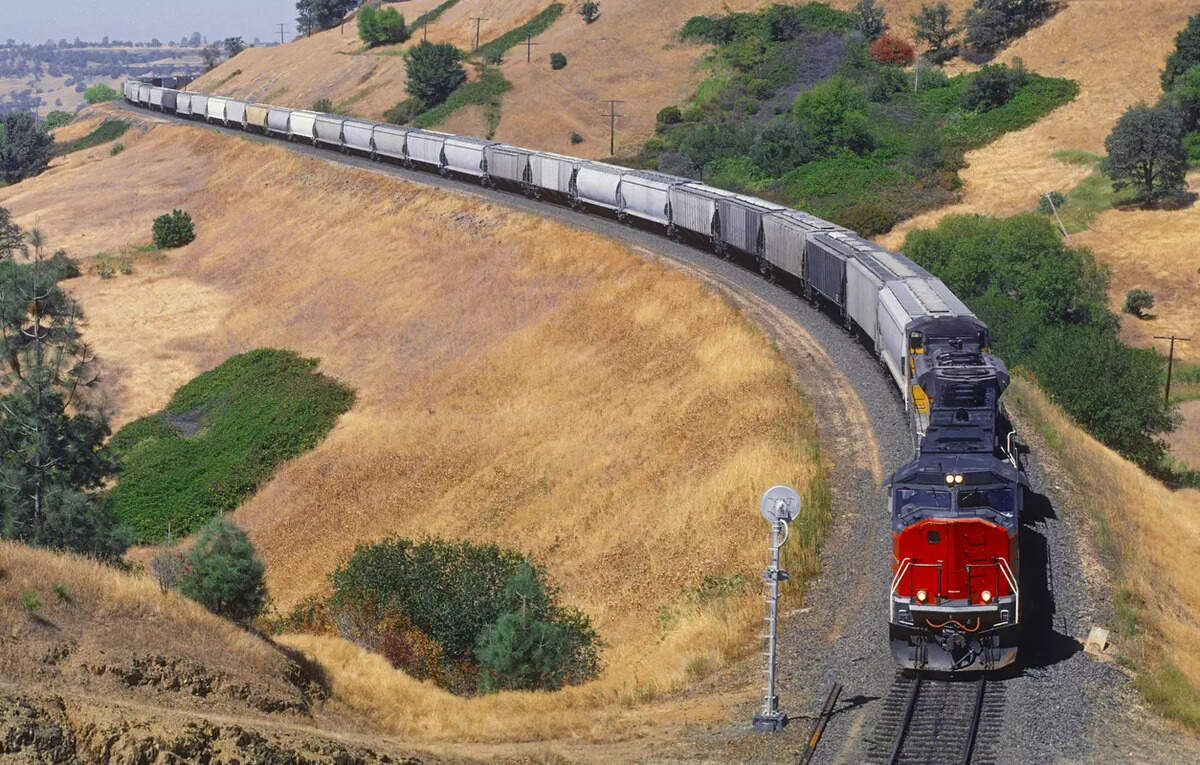 Dedicated freight corridor is 'jewel of Indian Railways': Vaishnaw, ET ...