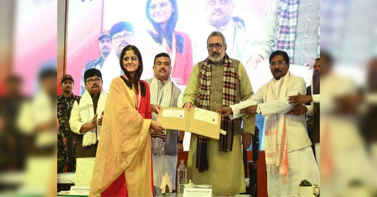 Textile Ministry aims for $300 billion market and 6 crore jobs by 2030 ...