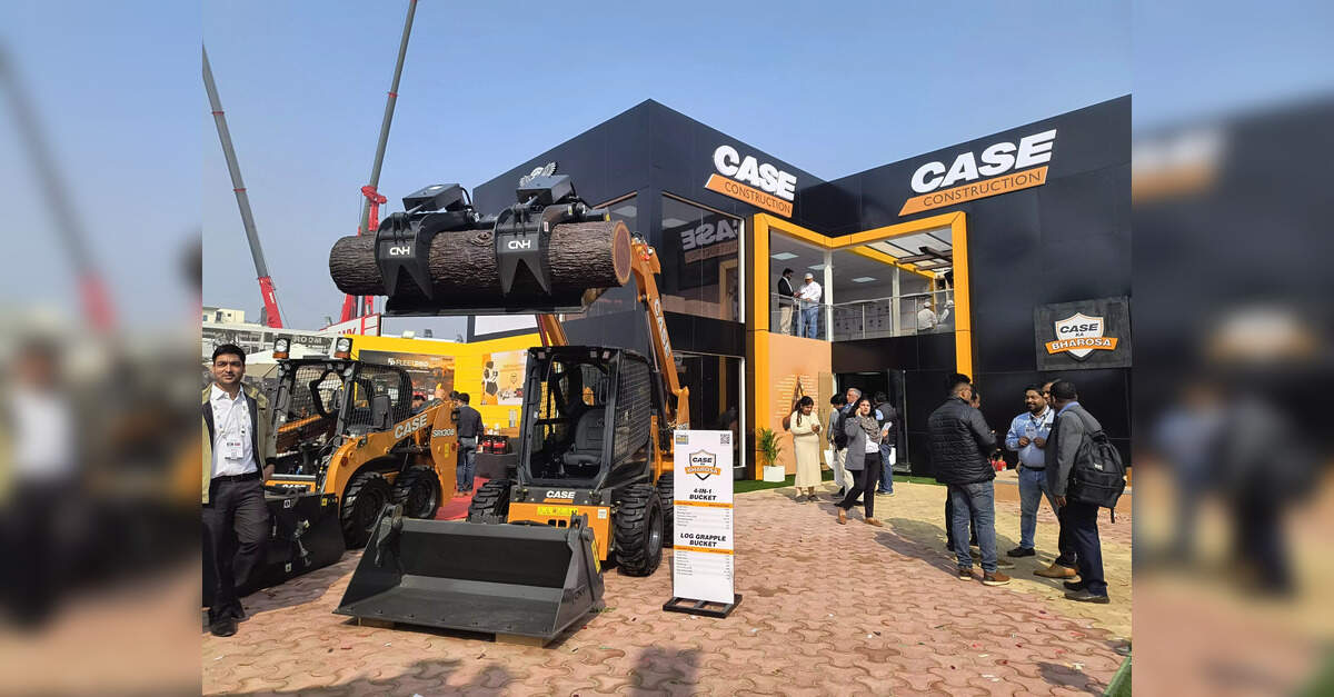 CASE India unveils 7 new products, including 2 all-new vibratory compactors at Bharat ...