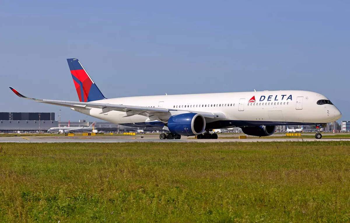 Delta flight returns to Atlanta airport because of possible smoke in ...