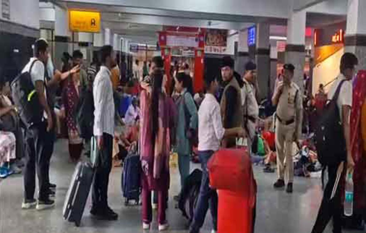 Katra Railway Station Help Desk: Indian Railways set up help desk at Katra station for ...