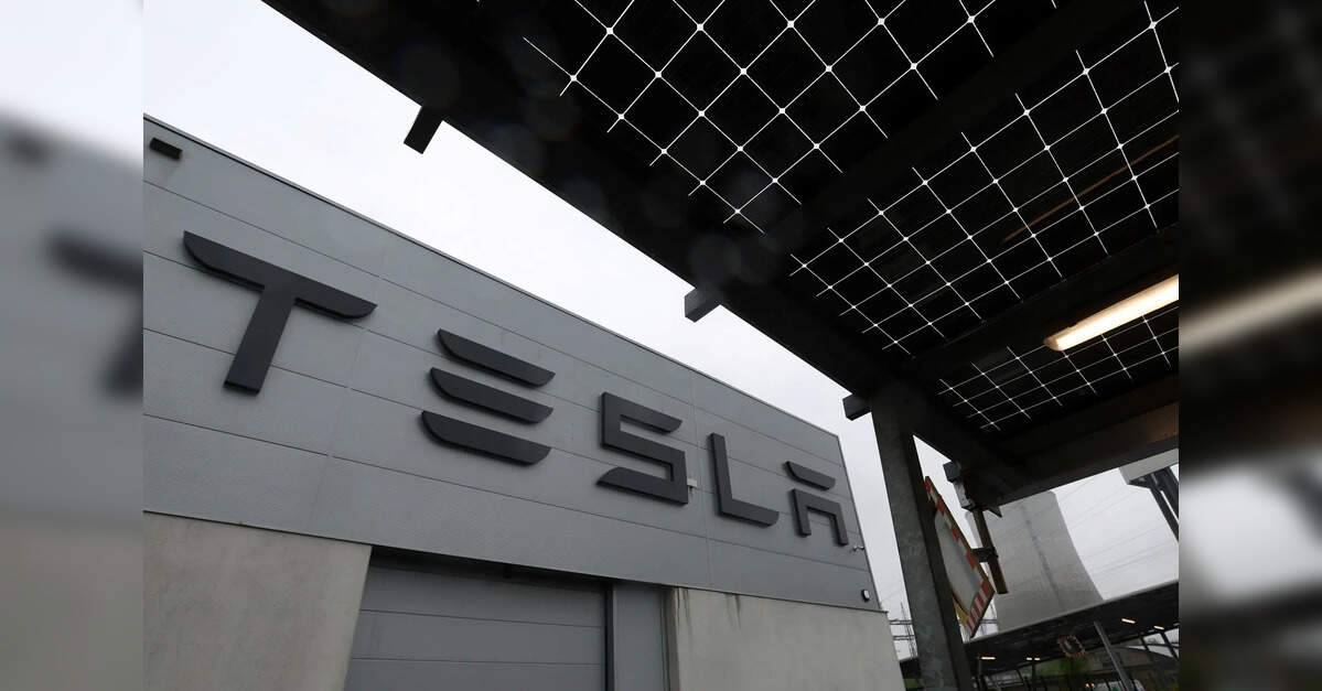 Tesla hiring over 1,000 workers to ramp up Semi truck production, ETHRWorld