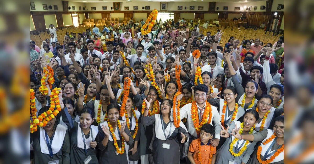 CBSE Class 12 results: Girls outperform boys, slight dip in number of ...