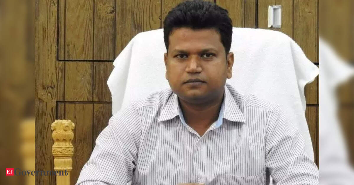 Maharashtra Reshuffles Top IAS Officers: Naval Kishor Ram Returns to Pune Municipal Corporation ...