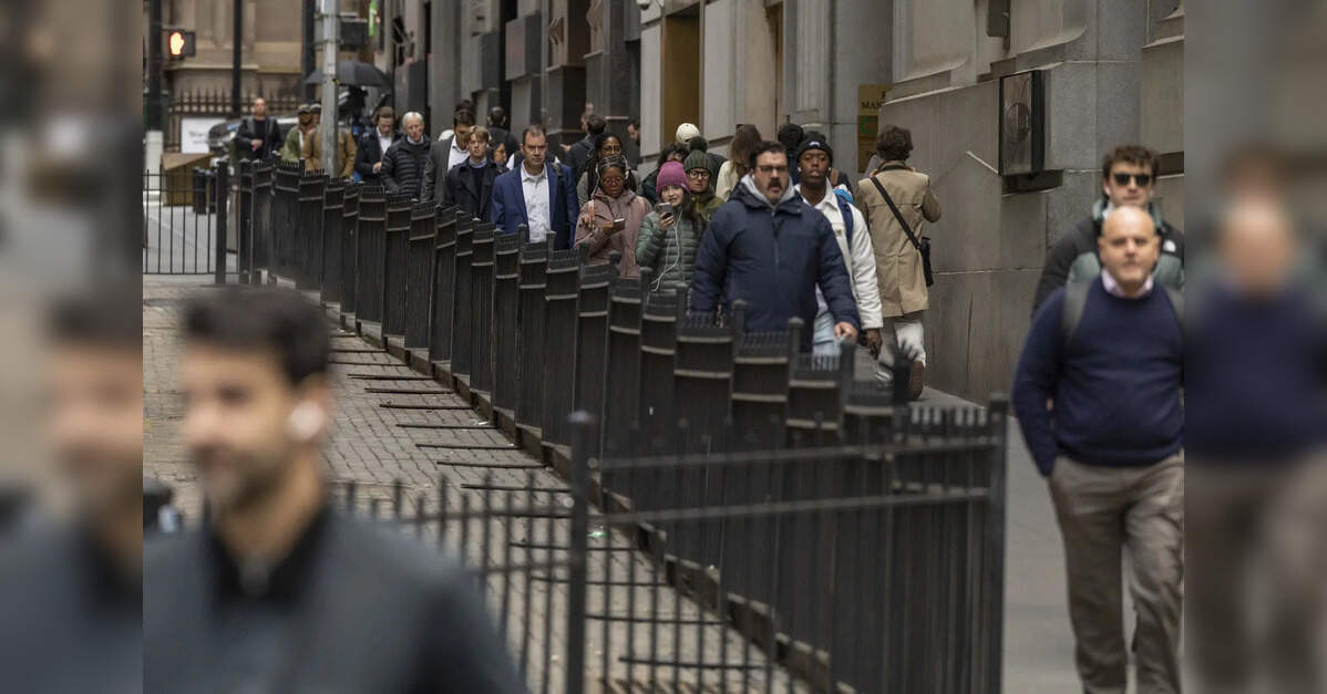 US Job Growth Slows to Just 22,000 Amid Trump Policy Uncertainty, ETHRWorld