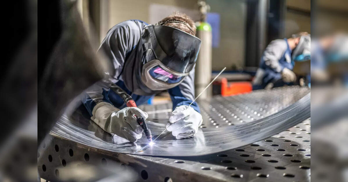 India's Industrial Production Growth Slumps to 0.4% in October Amidst ...