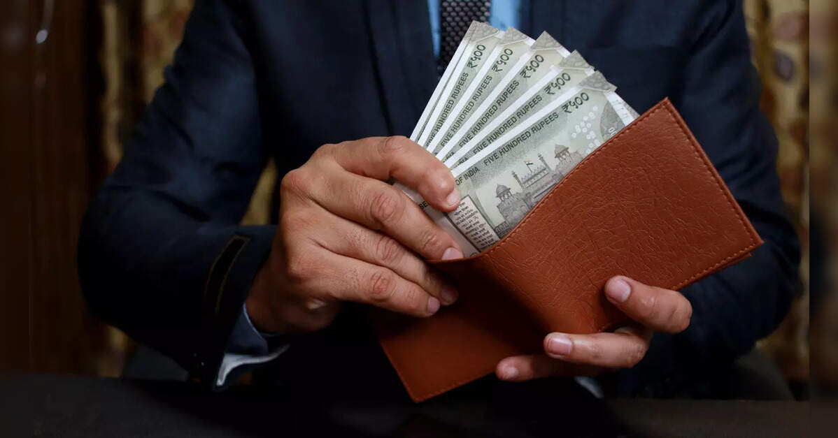 Gujarat's Per Capita Income Surpasses ₹3 Lakh for First Time in History ...