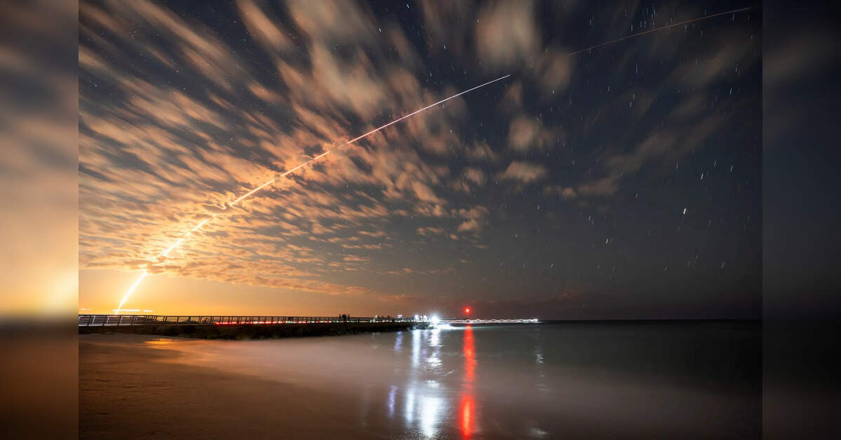 FCC Greenlights SpaceX's Plan for 7,500 New Starlink Satellites to ...