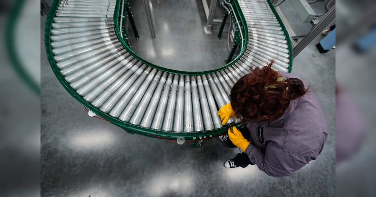 Skills favoured over formal degrees in blue-collar hiring: Report ...