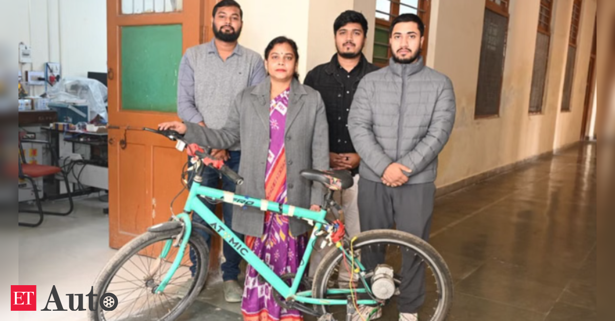 IIT-BHU Innovates Eco-Friendly Hydrogen-Powered E-Bike, ETAuto