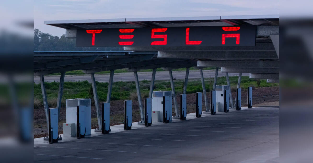 Tesla Expands Solar Initiative: Hiring Surge to Meet 100 GW Production ...