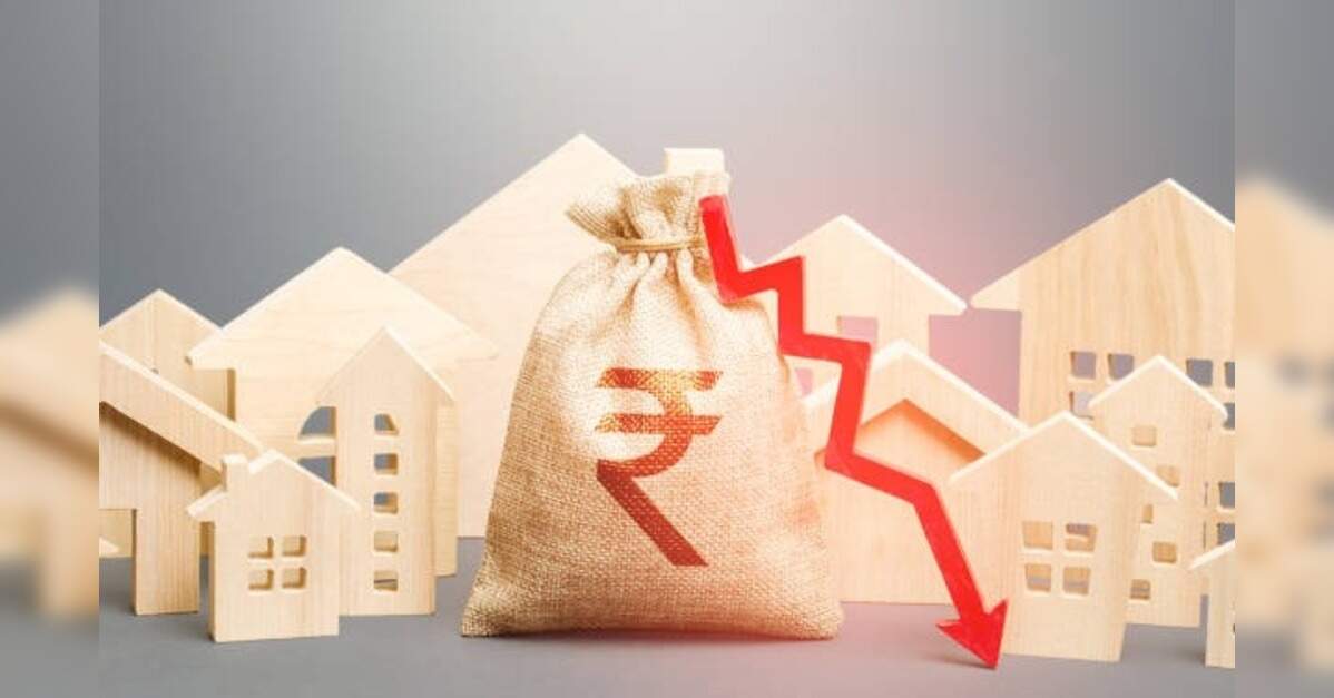 Rupee falls 3 paise to close at 90.64 against US dollar, ETEnergyworld