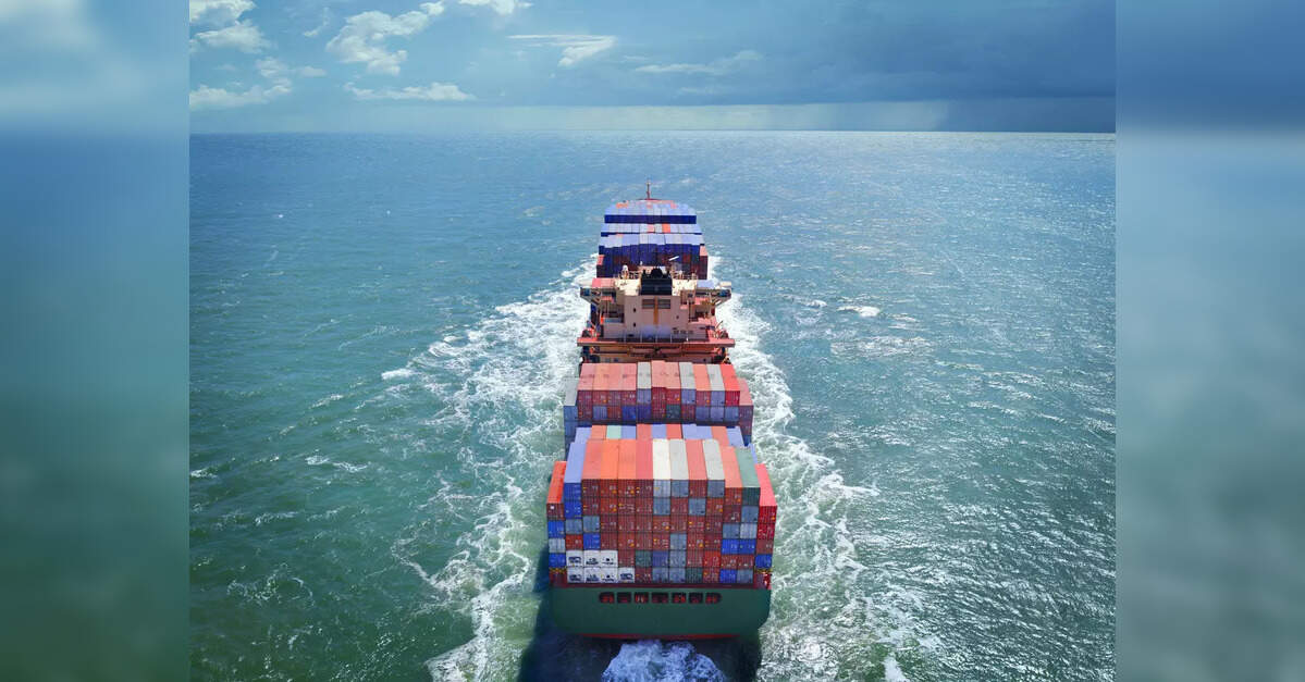 Indian Govt Eases Licensing Rules for Foreign Ships in GIFT City, ETInfra