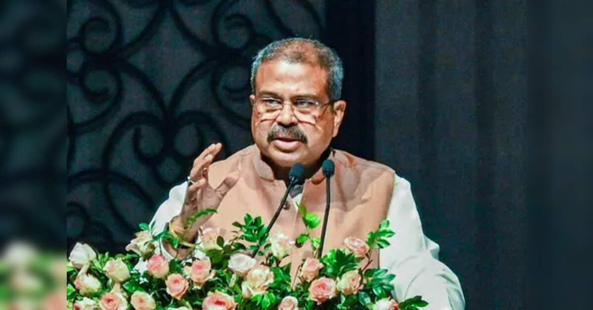 Union Education Minister Dharmendra Pradhan launches School Management ...