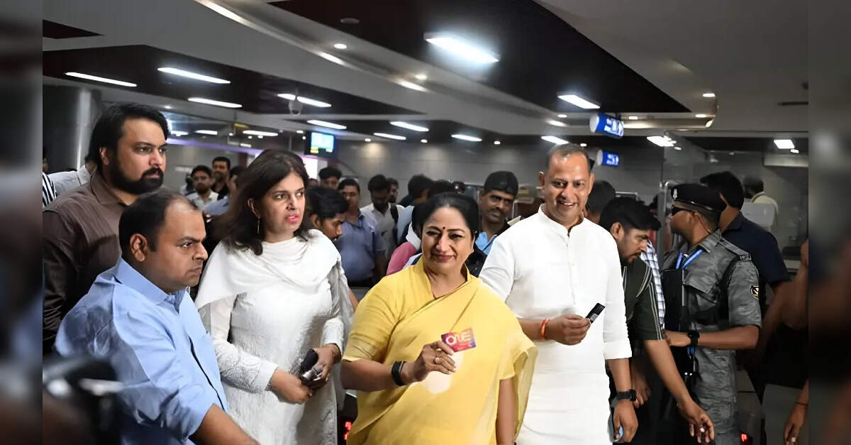 Delhi CM Rekha Gupta leads 'Metro Monday' drive, ETInfra
