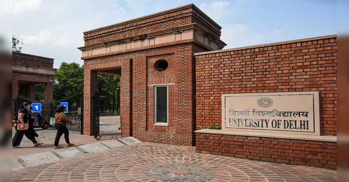 DU students continue protest against exam on Bakrid festival despite HC ...