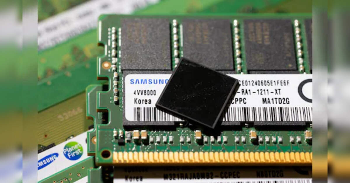Samsung Electronics ships faster HBM4E chip samples to customers ...