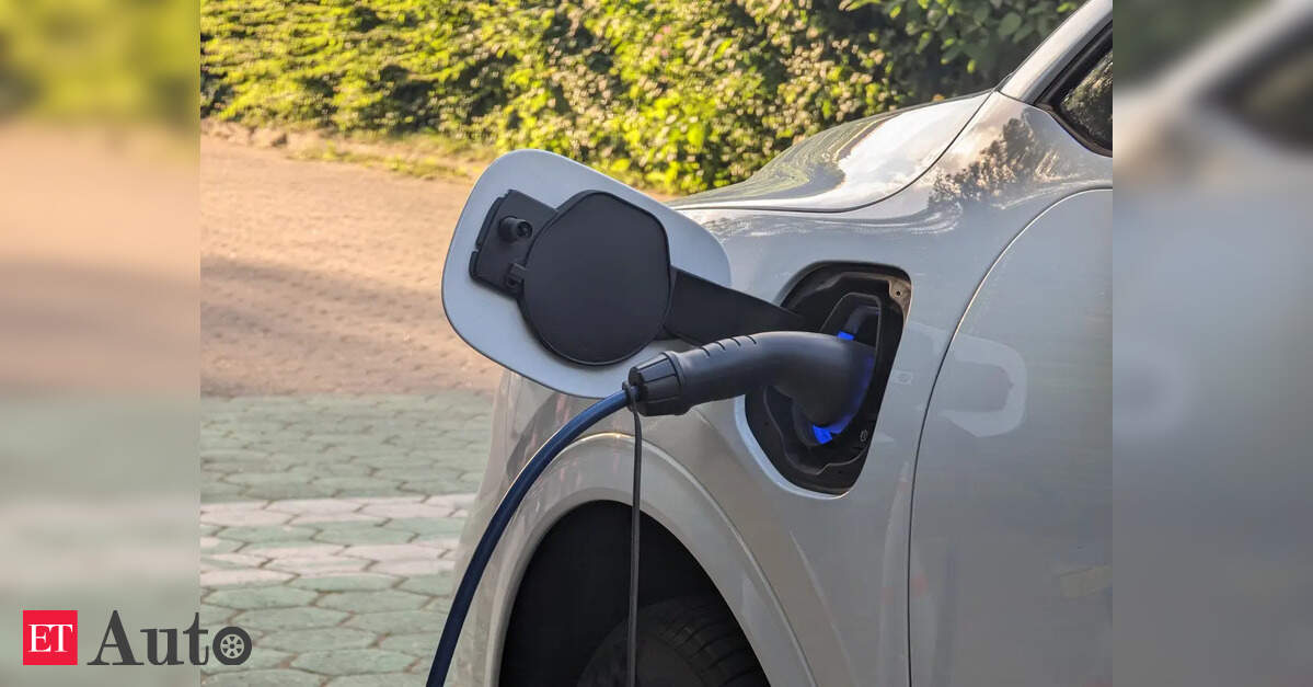 Carmakers oppose tax breaks for hybrids, want BEV incentives in Delhi ...