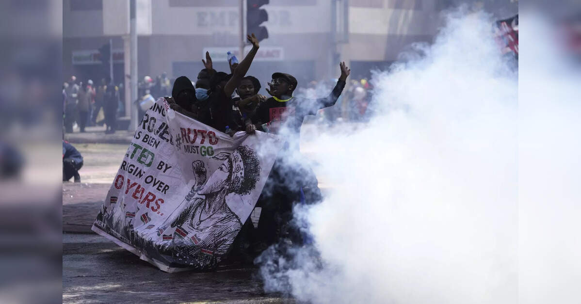 World Cup 2026: Mexican police tear-gas teachers' protest 10 days ...