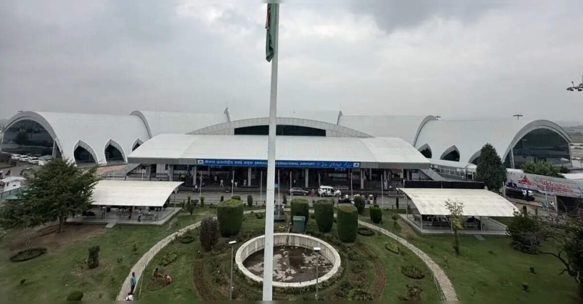 Maintenance of Srinagar International airport runway necessary: AAI ...
