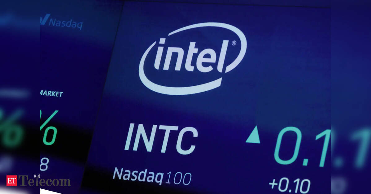 Trump says Apple to partner with Intel on US chip design, production ...