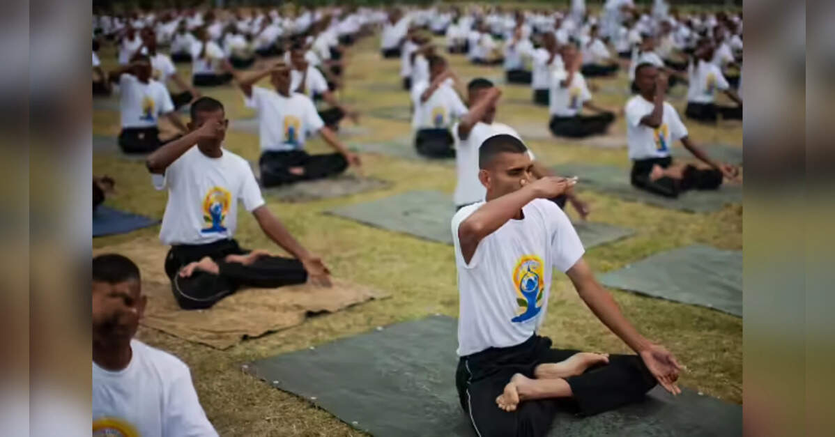 6,000 Participants Embrace Yoga for International Day of Yoga in Delhi ...