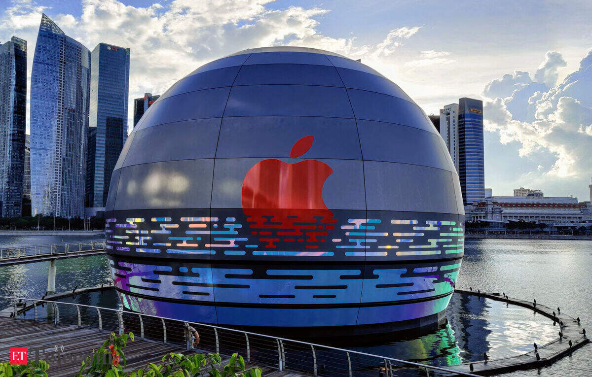 World's first floating Apple store opens in Singapore, Telecom News, ET ...
