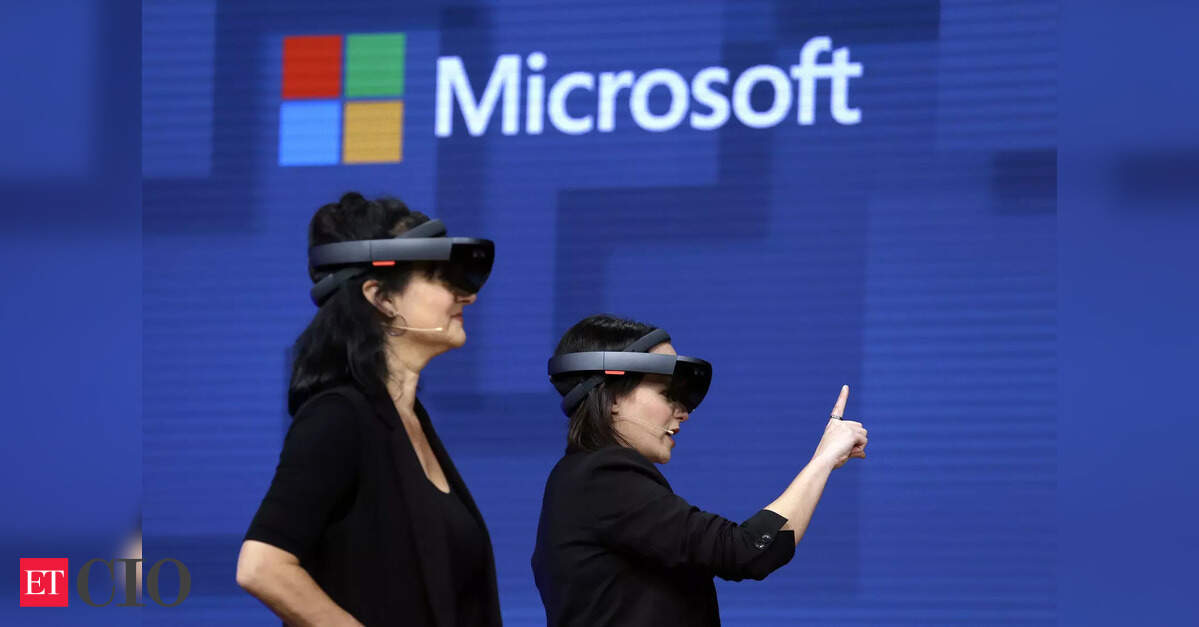 Microsoft HoloLens: Microsoft wins $22 billion deal making augmented ...