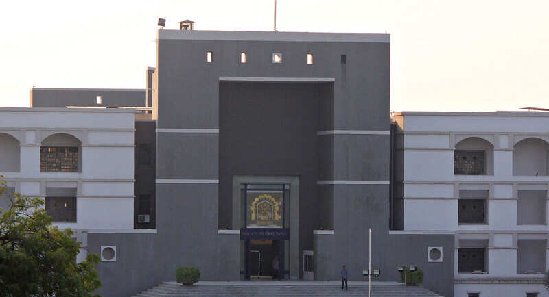 subordinate courts: Gujarat subordinate courts begin physical hearing ...