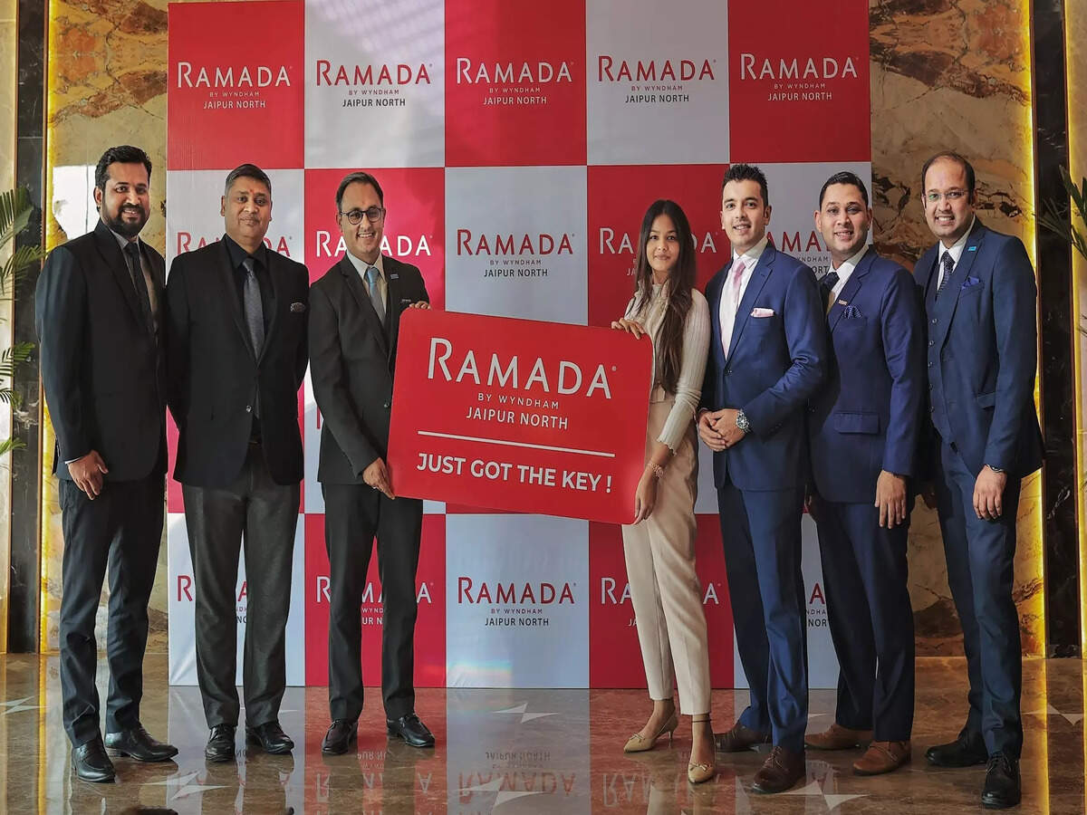 Logotipo De Ramada Colombo