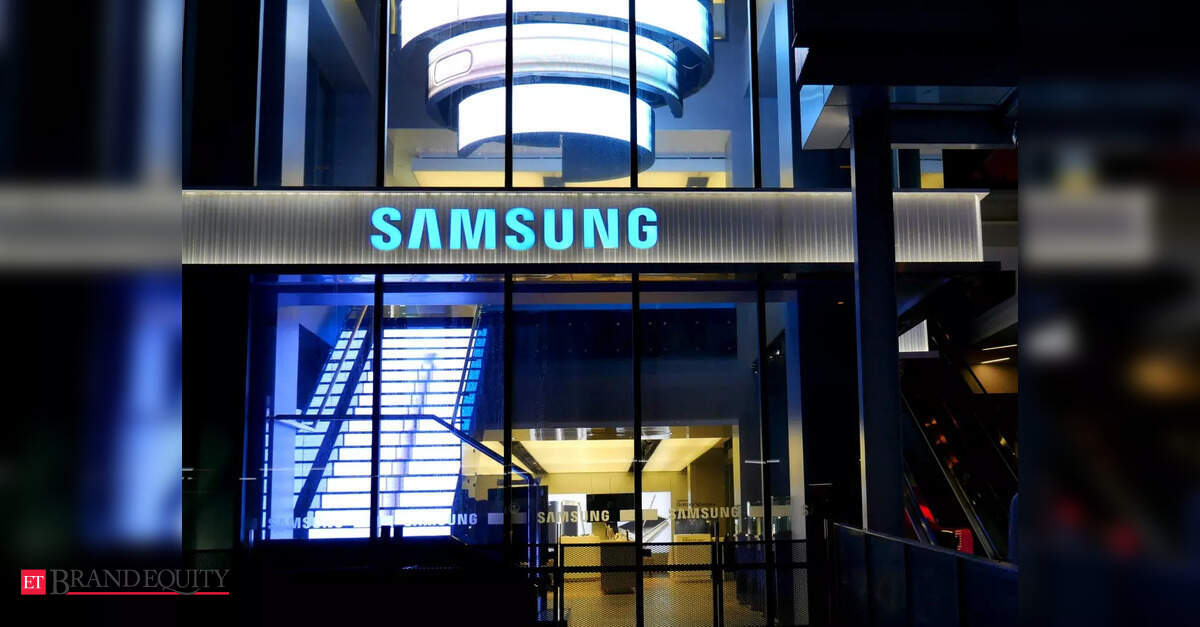 Samsung Ad Campaign: Samsung pulls Singapore drag queen ad after ...